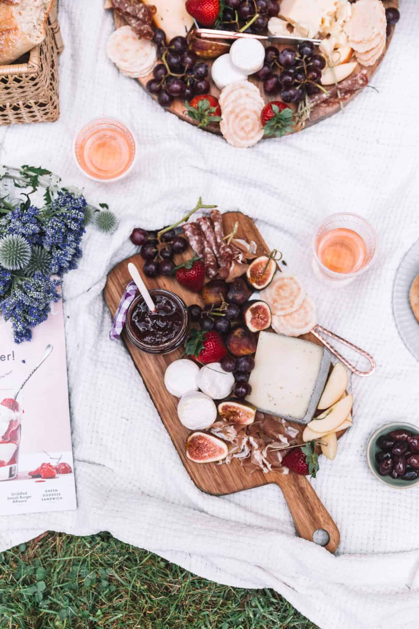 How to Host a Perfect Summer Picnic in 6 Easy Steps - Well Seasoned Studio
