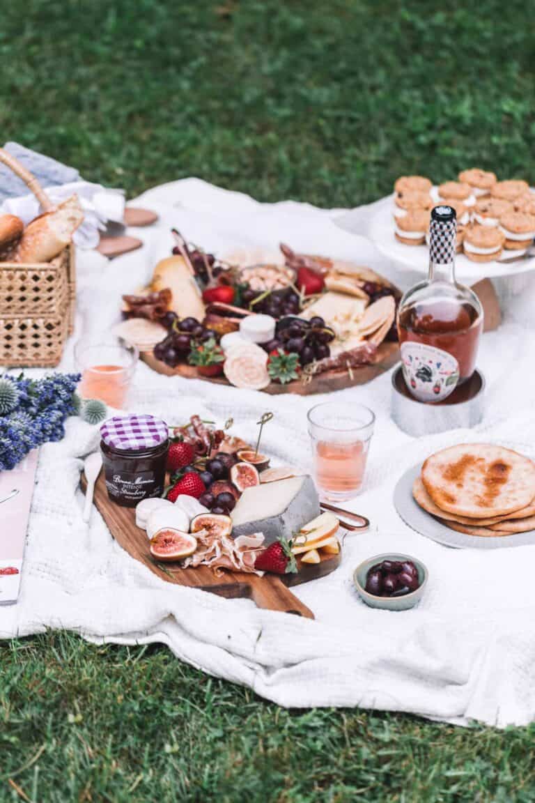 How to Host a Perfect Summer Picnic in 6 Easy Steps - Well Seasoned Studio