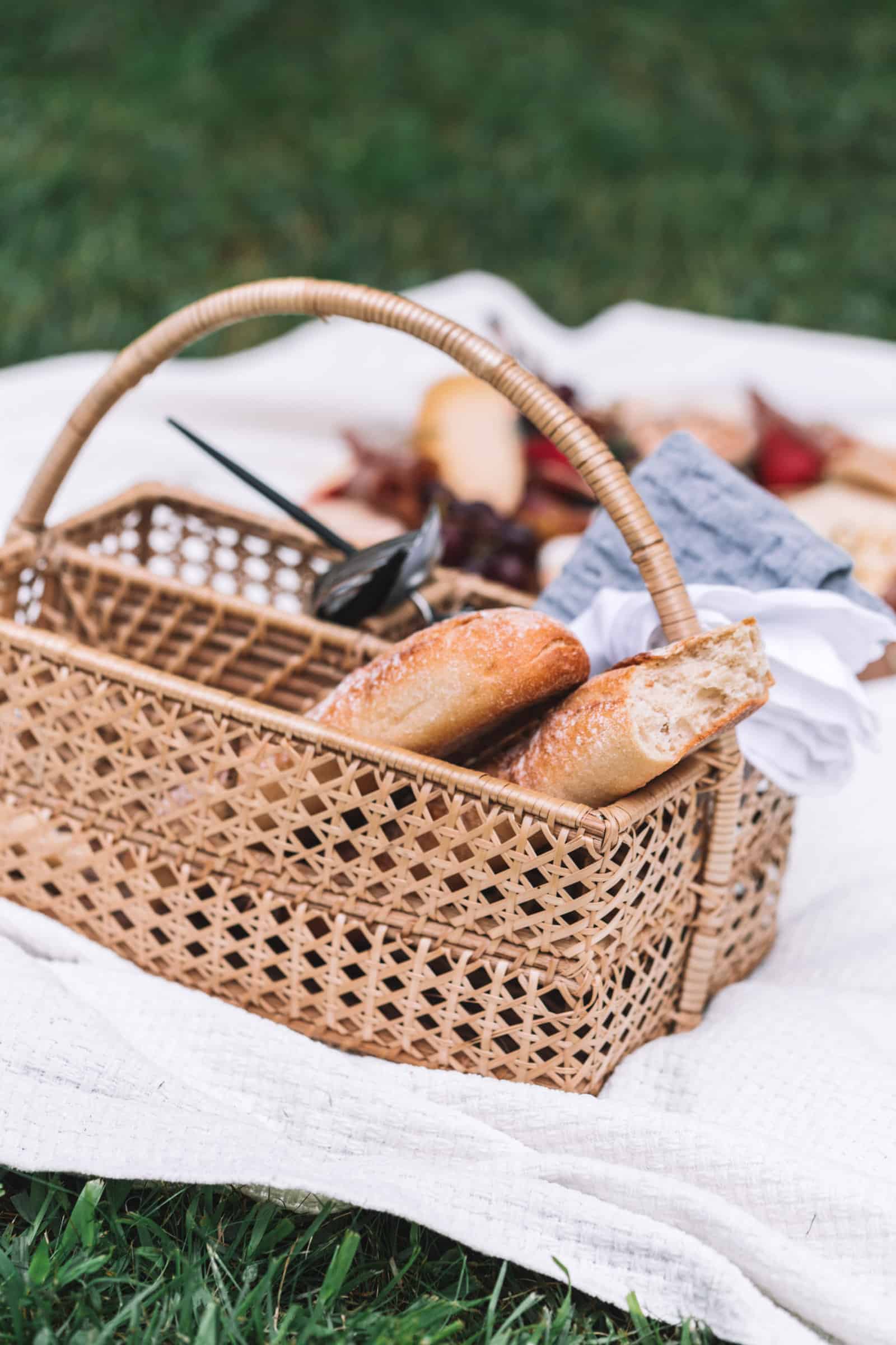 How to Host a Perfect Summer Picnic in 6 Easy Steps - Well Seasoned Studio