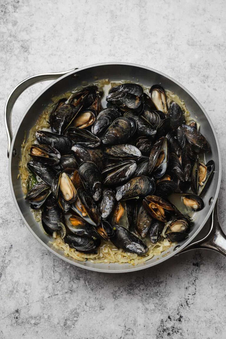 20-Minute Moules Marinières (Mussels in White Wine) - Well Seasoned Studio