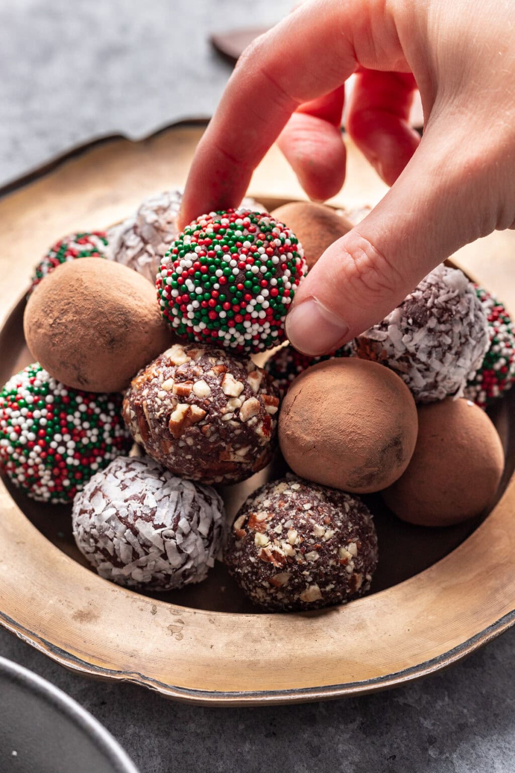 4-Ingredient Homemade Chocolate Truffles - Well Seasoned Studio