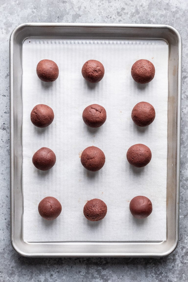 4-Ingredient Homemade Chocolate Truffles - Well Seasoned Studio