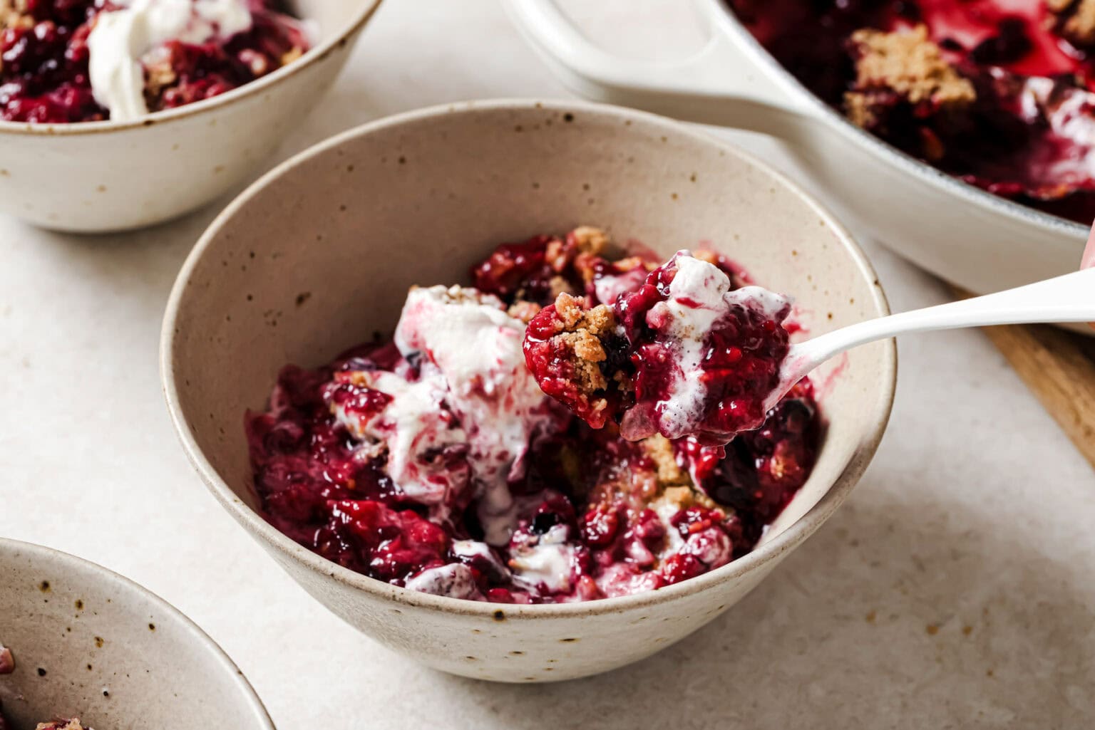 Ridiculously Easy Mixed Summer Berry Fruit Crisp - Well Seasoned Studio